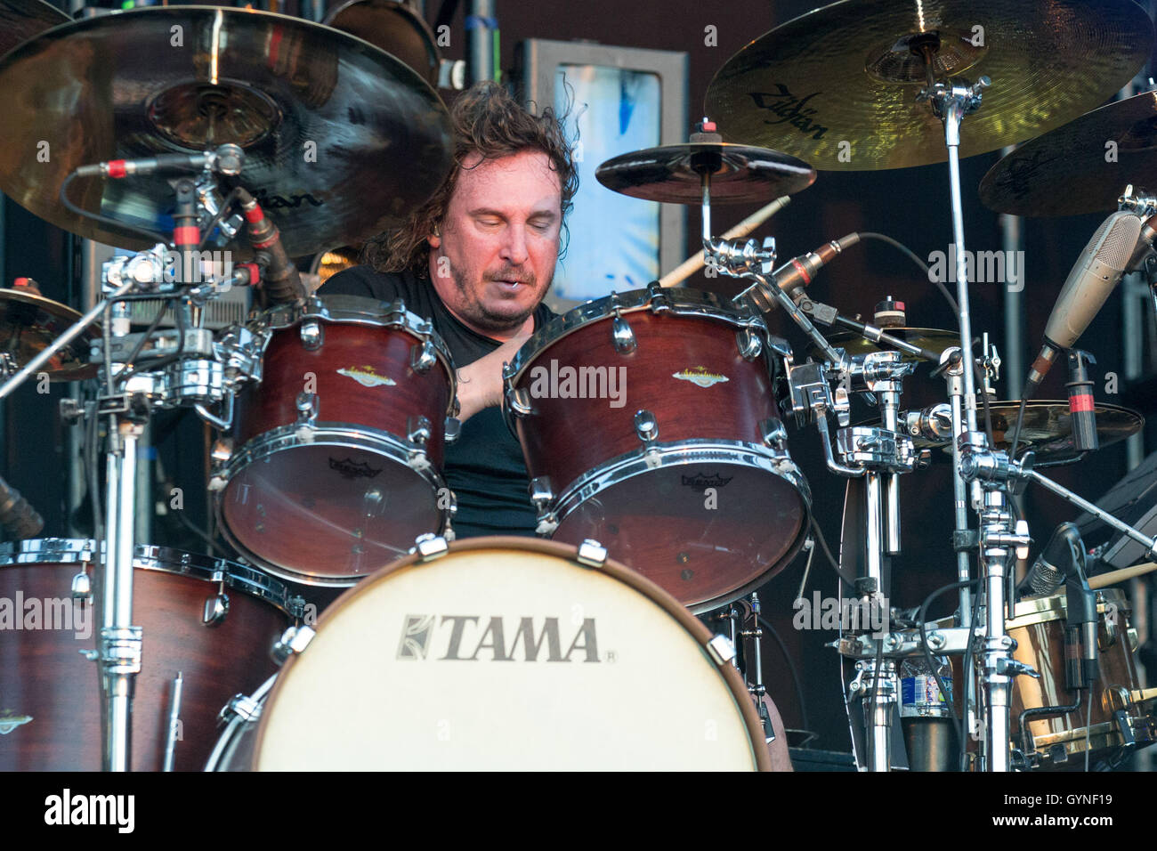 Chicago, Illinois, USA. 18th Sep, 2016. ABE CUNNINGHAM of Deftones ...