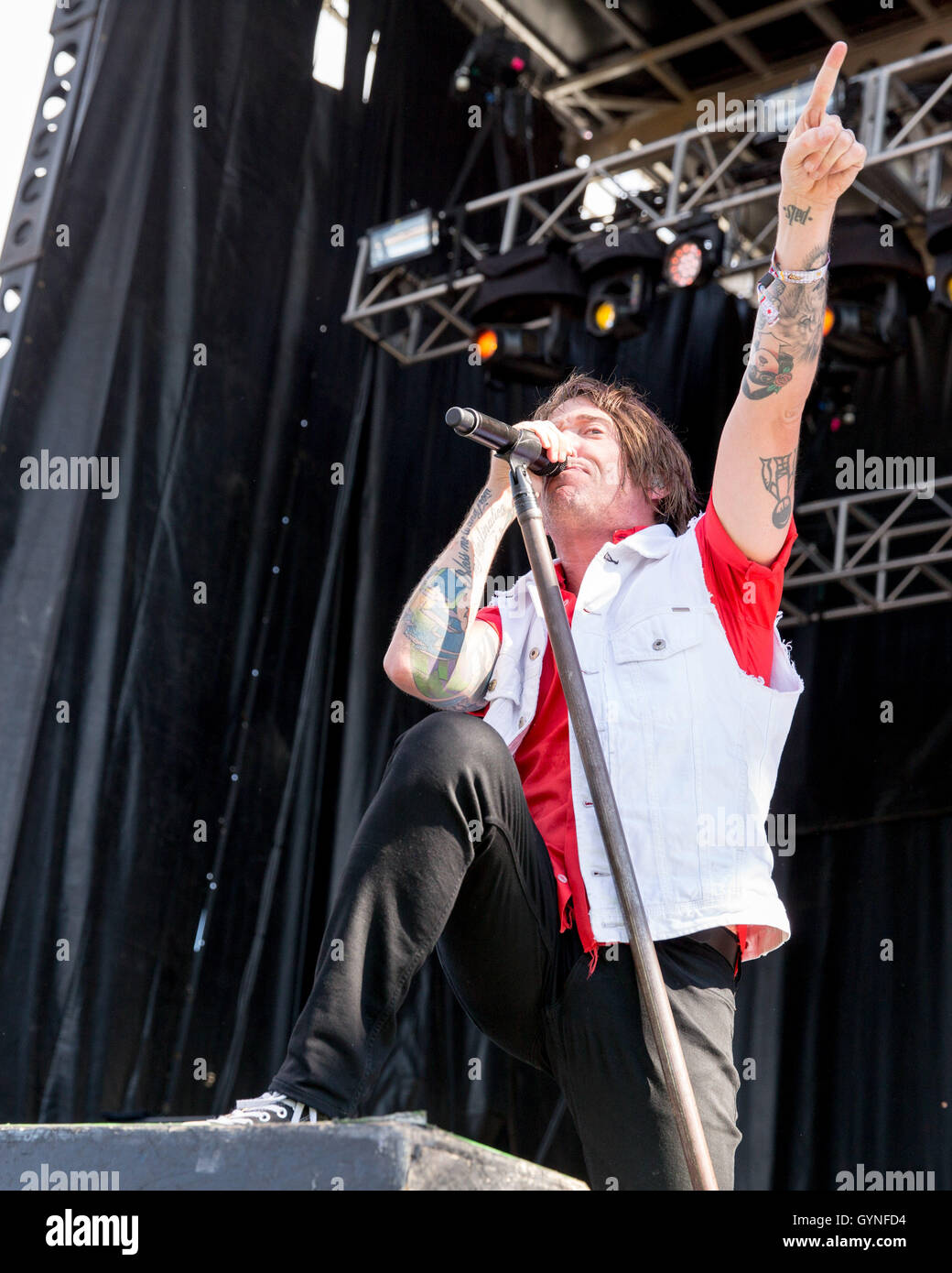 Chicago, Illinois, USA. 18th Sep, 2016. BENJAMIN KOWALEWICZ of Billy ...
