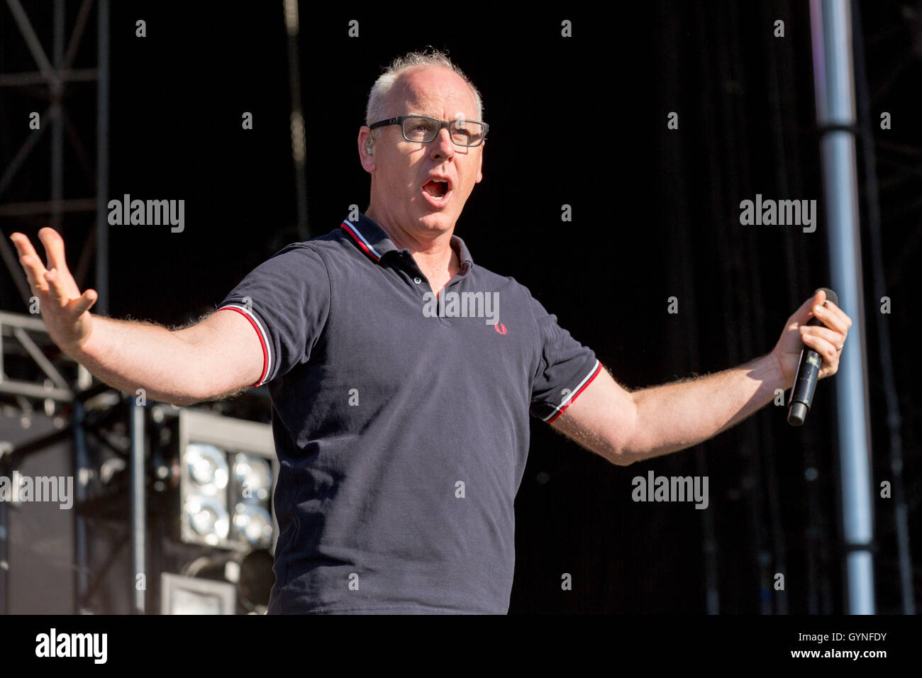 Chicago, Illinois, USA. 18th Sep, 2016. GREG GRAFFIN of Bad Religion ...