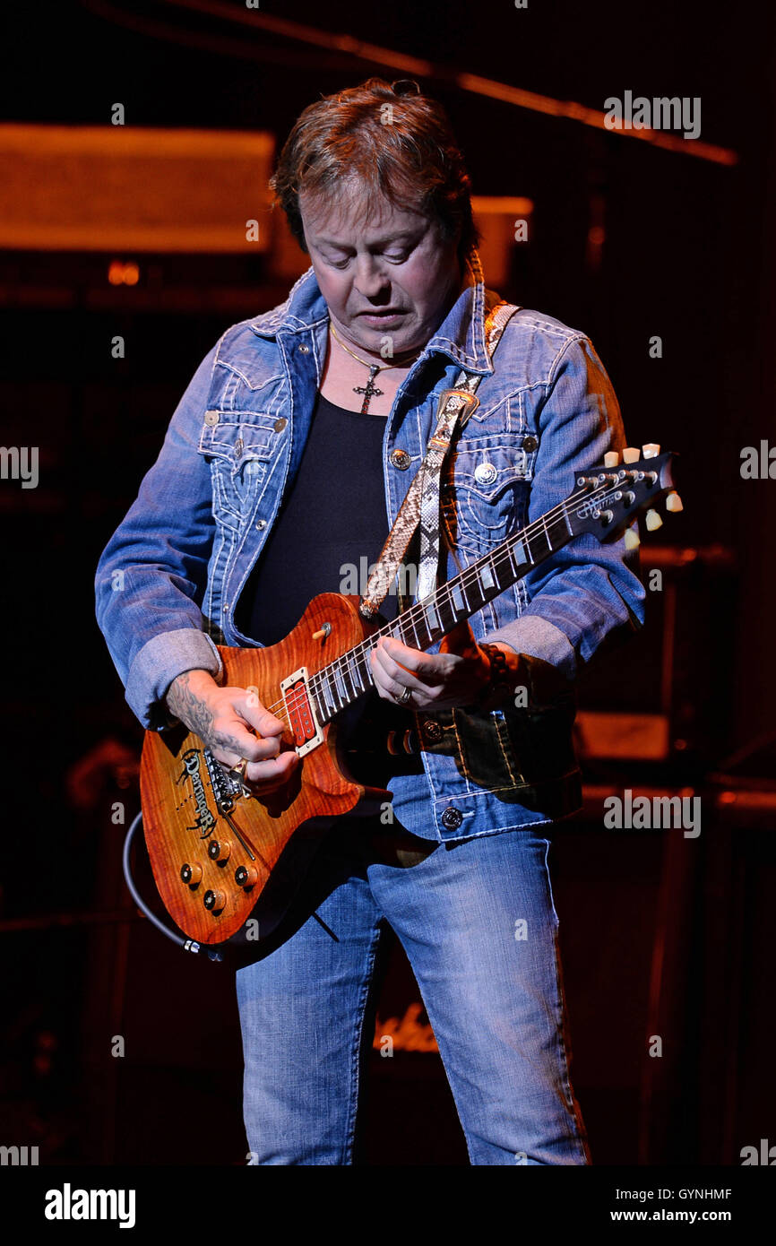Rick derringer hi-res stock photography and images - Alamy