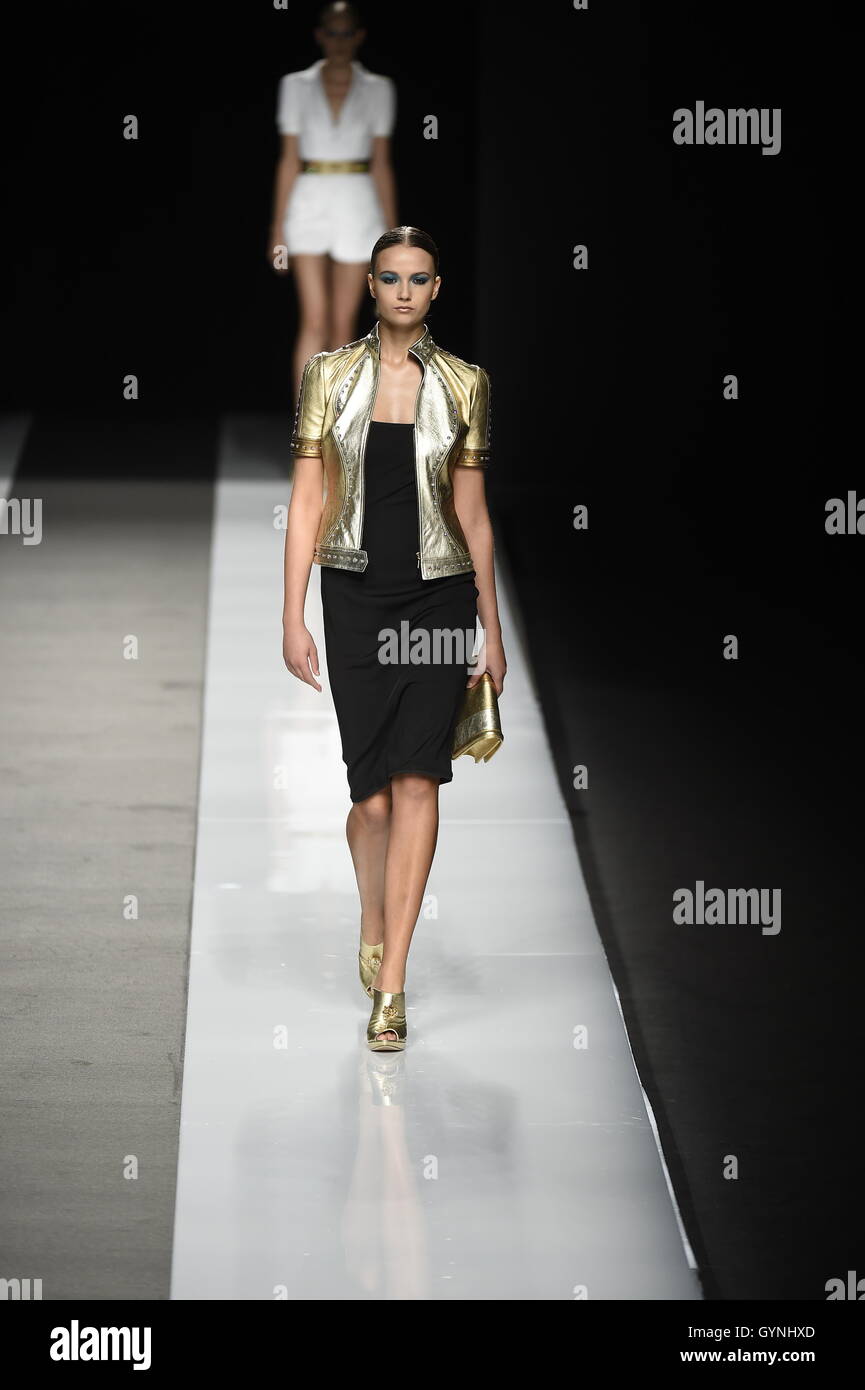 Madrid, Spain. 19th Sep, 2016. A model wears at collection runway a ...