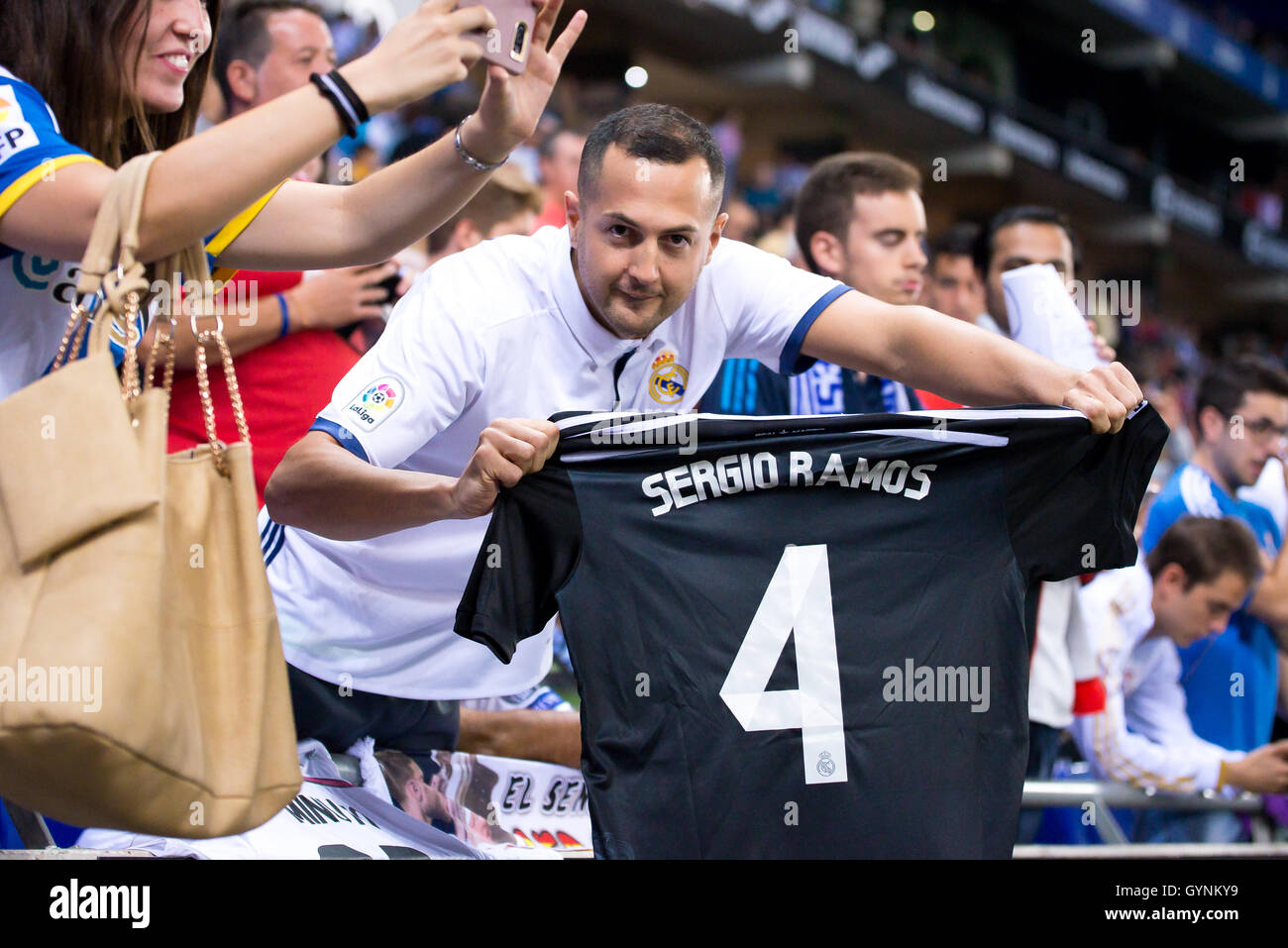 Real madrid fans hi-res stock photography and images - Alamy