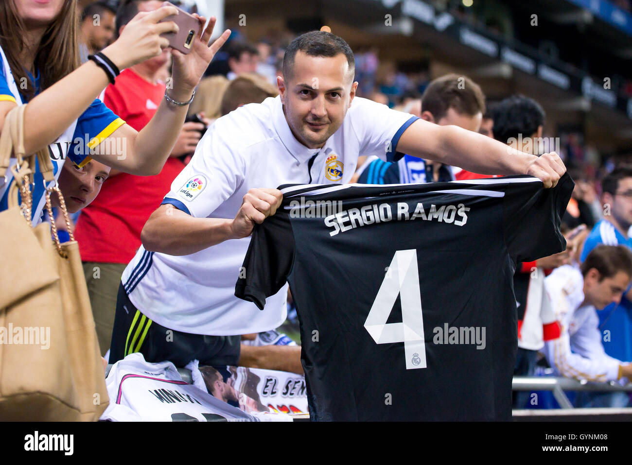 Real madrid fans hi-res stock photography and images - Alamy