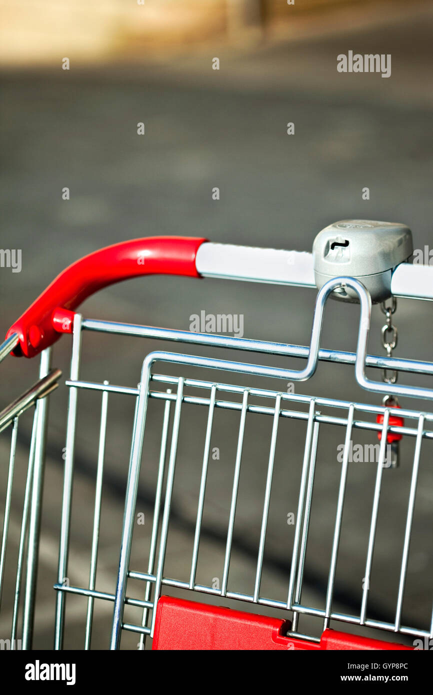 Shopping mall trolley hi-res stock photography and images - Alamy
