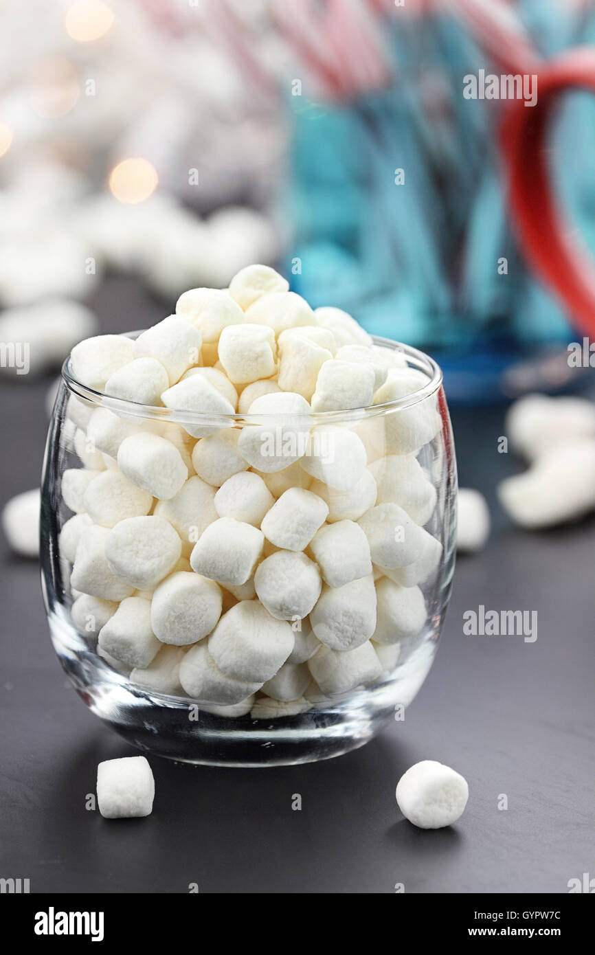 Miniature marshmallows hi-res stock photography and images - Alamy