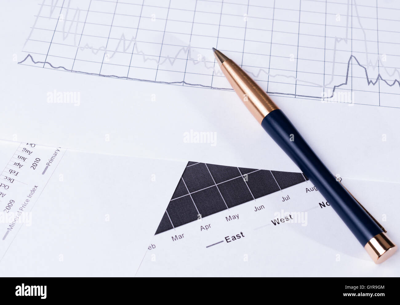 Pen lying on financial statements. Business Background Stock Photo - Alamy