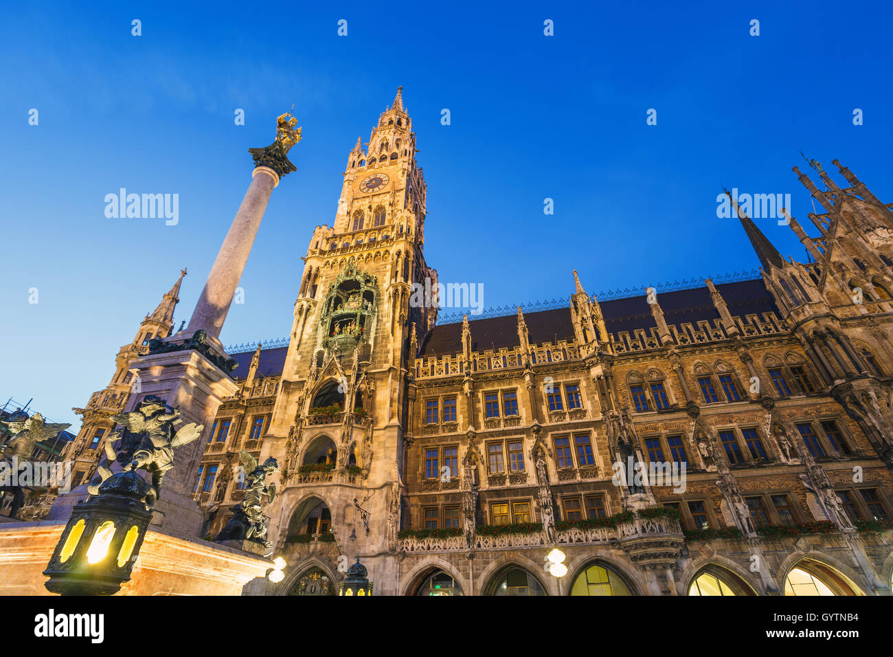 Marienplatz with city hall hi-res stock photography and images - Alamy
