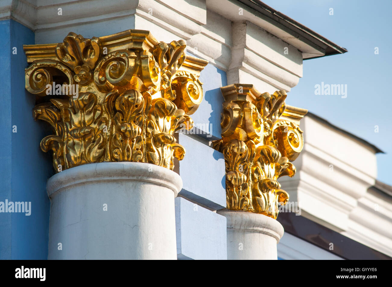 Two column capitals hi-res stock photography and images - Alamy