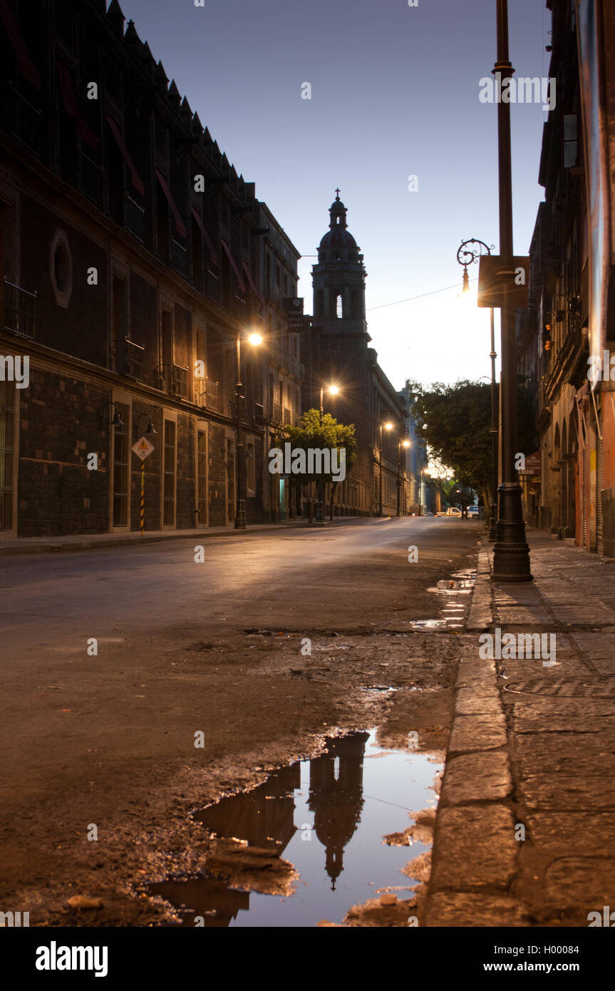 Mexico capital city street dusk hi-res stock photography and images - Alamy