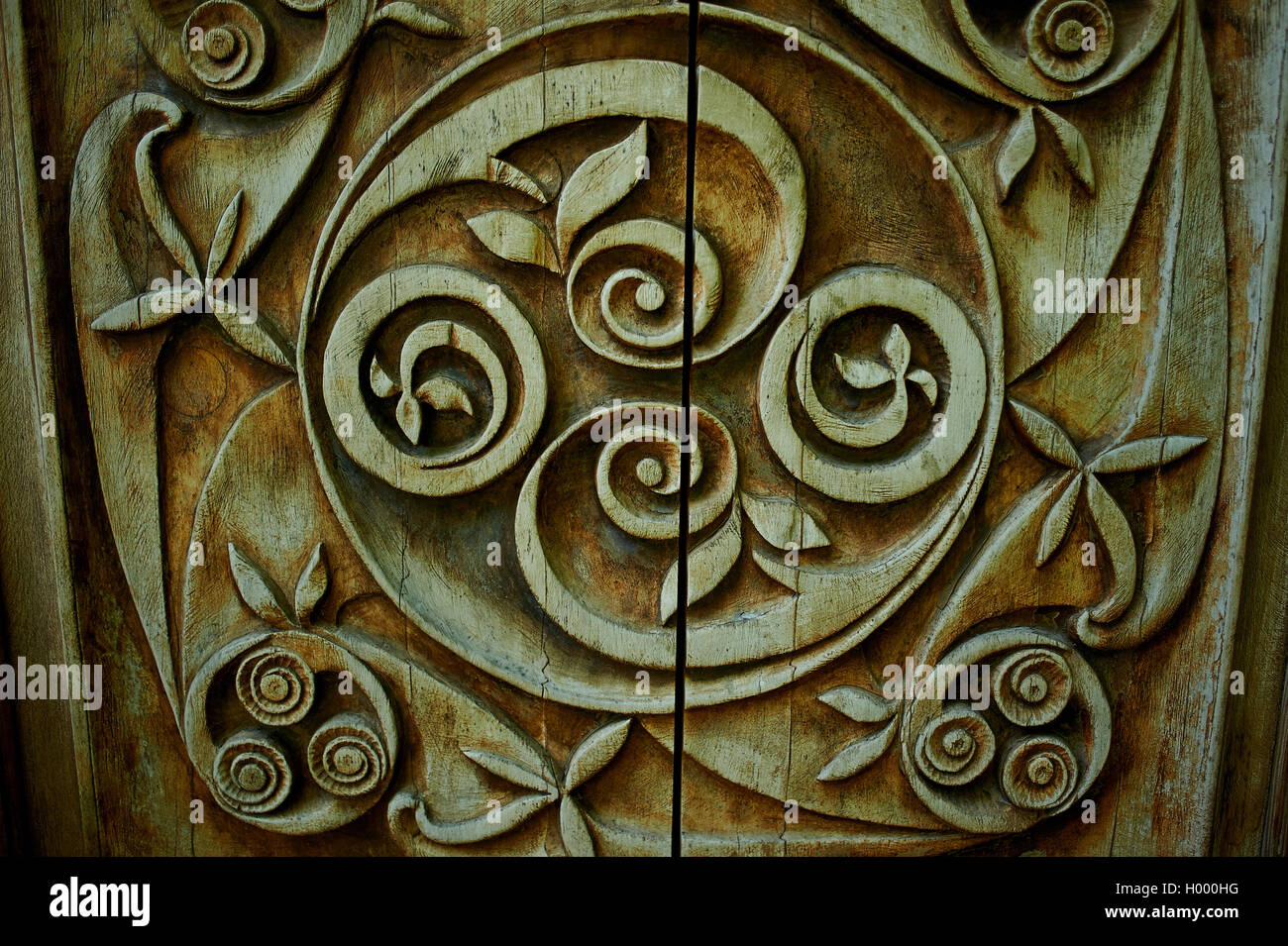 the art of woodworking. patterns carved into the wood Stock Photo - Alamy
