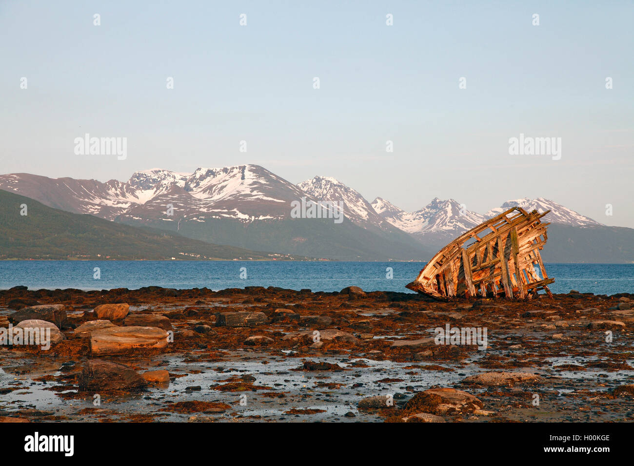 Shipwreck shipwrecks hi-res stock photography and images - Alamy