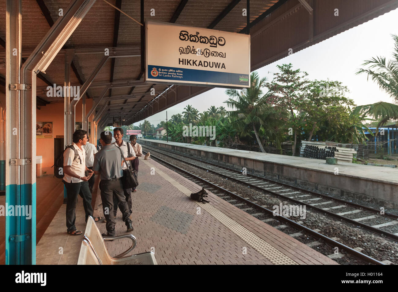 Sri lanka hikkaduwa railway hi-res stock photography and images - Alamy