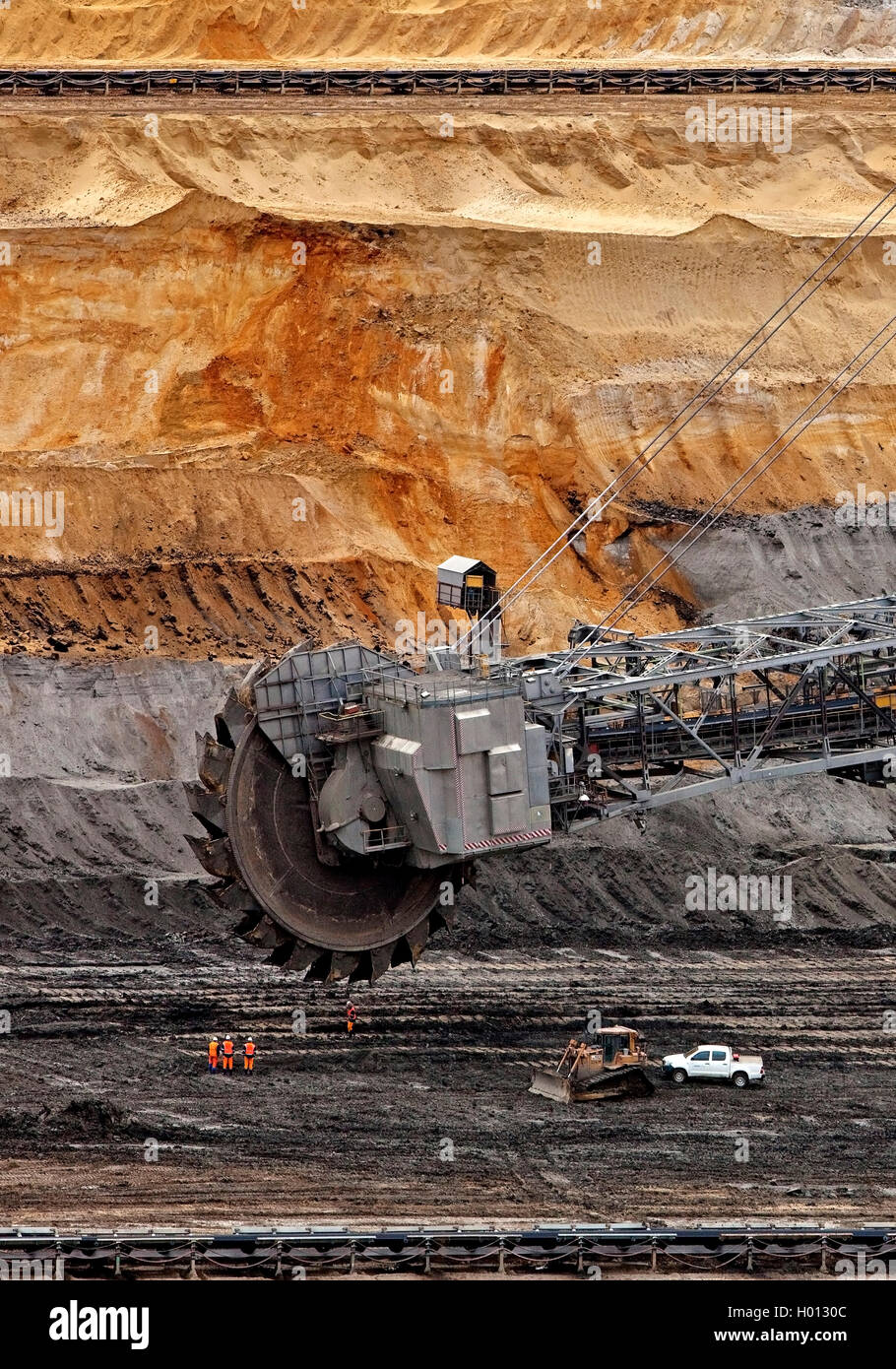 Bucket wheel excavators excavator mine hi-res stock photography and ...