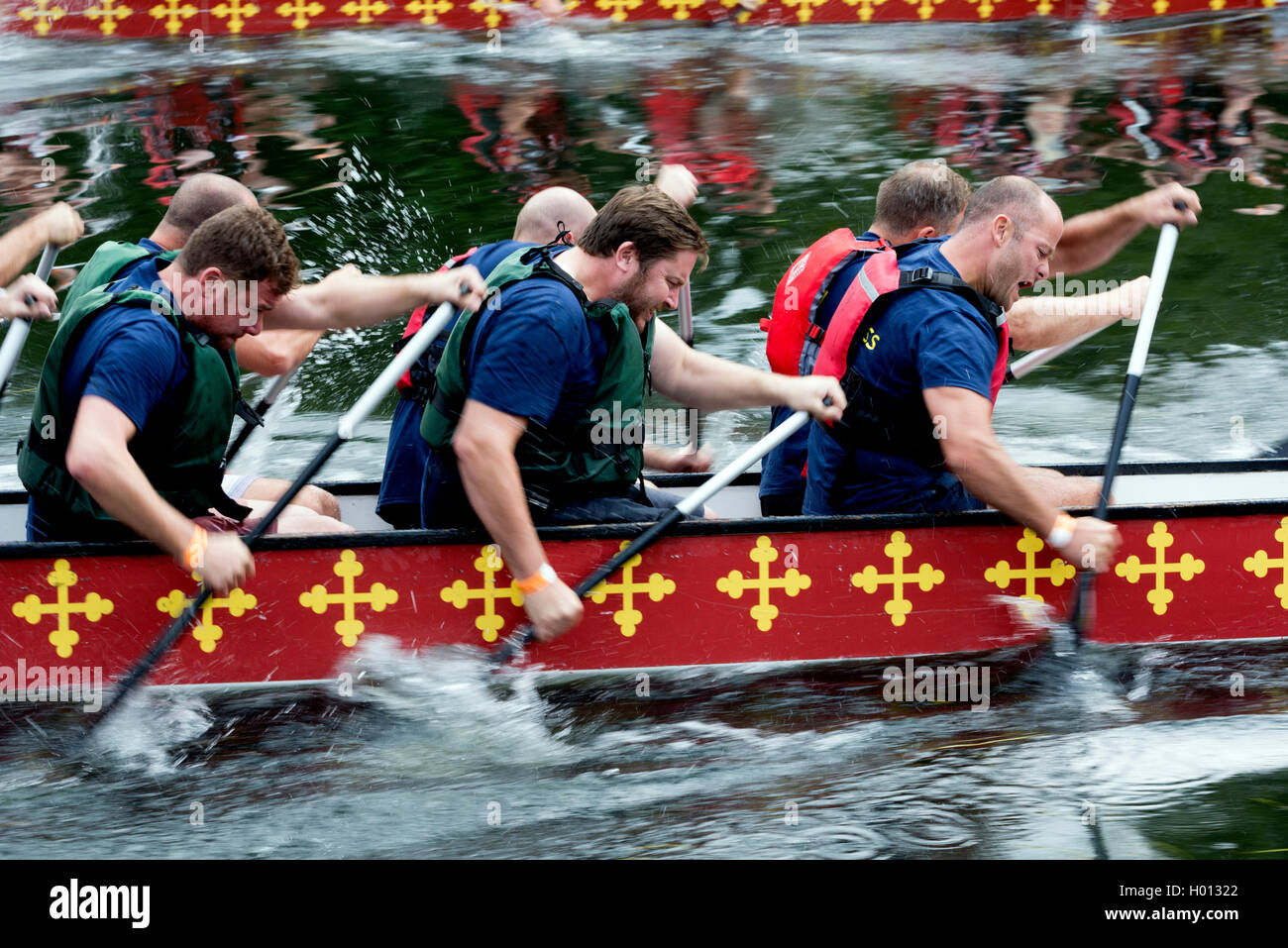 Dragon boat racing Stock Photo - Alamy