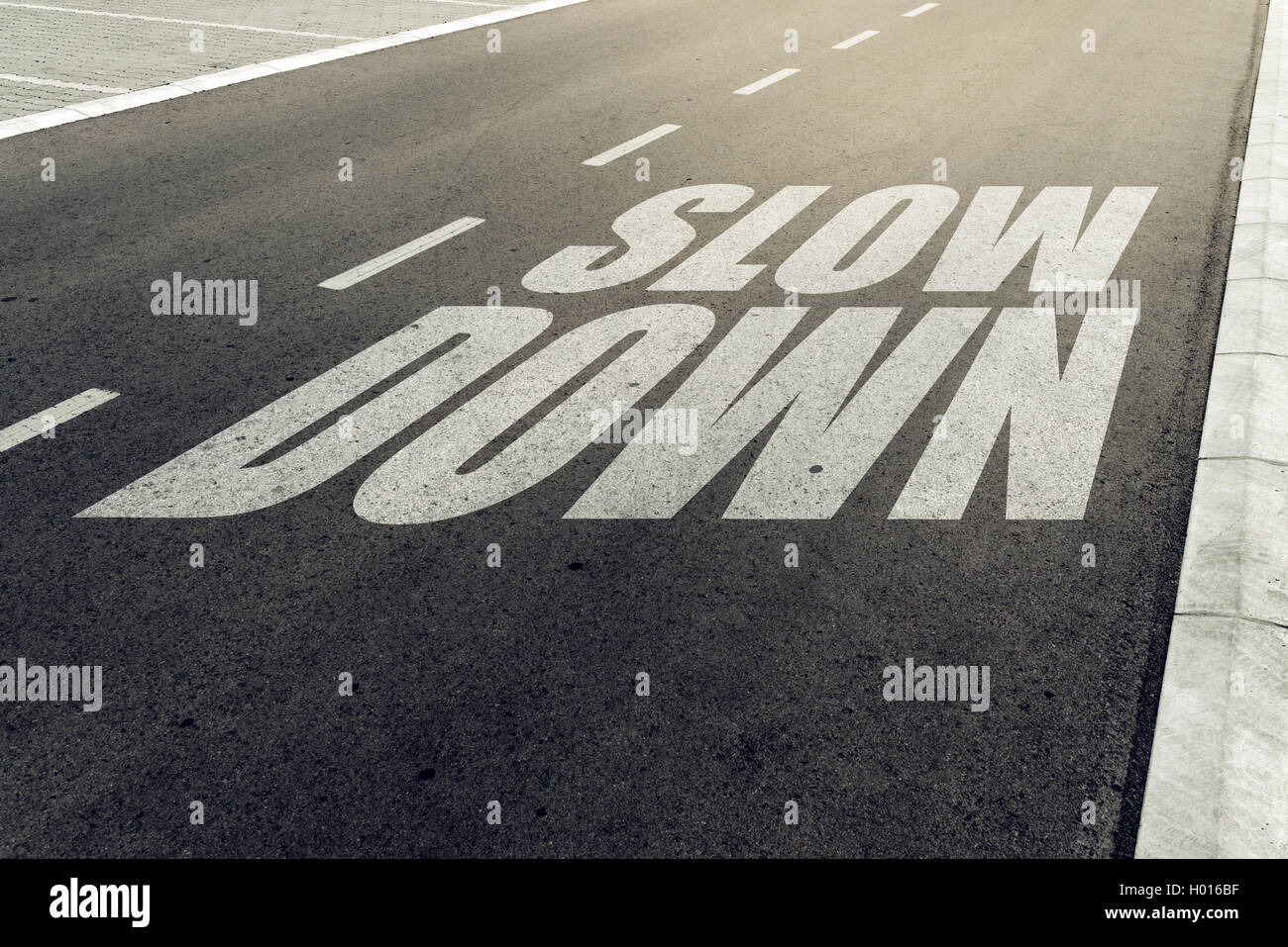 Speed limit sign hi-res stock photography and images - Alamy