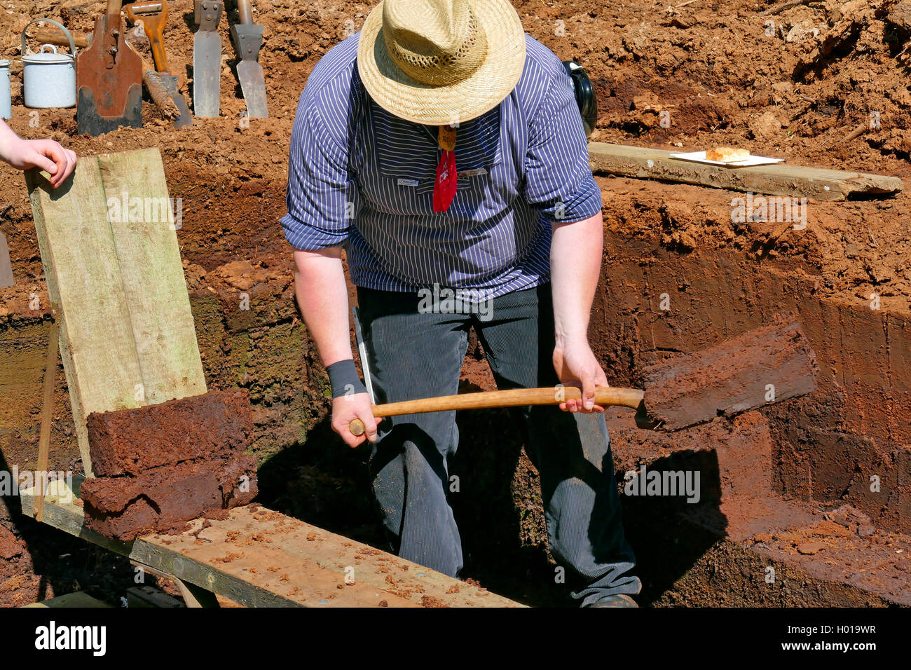 Turf cutter hi-res stock photography and images - Alamy