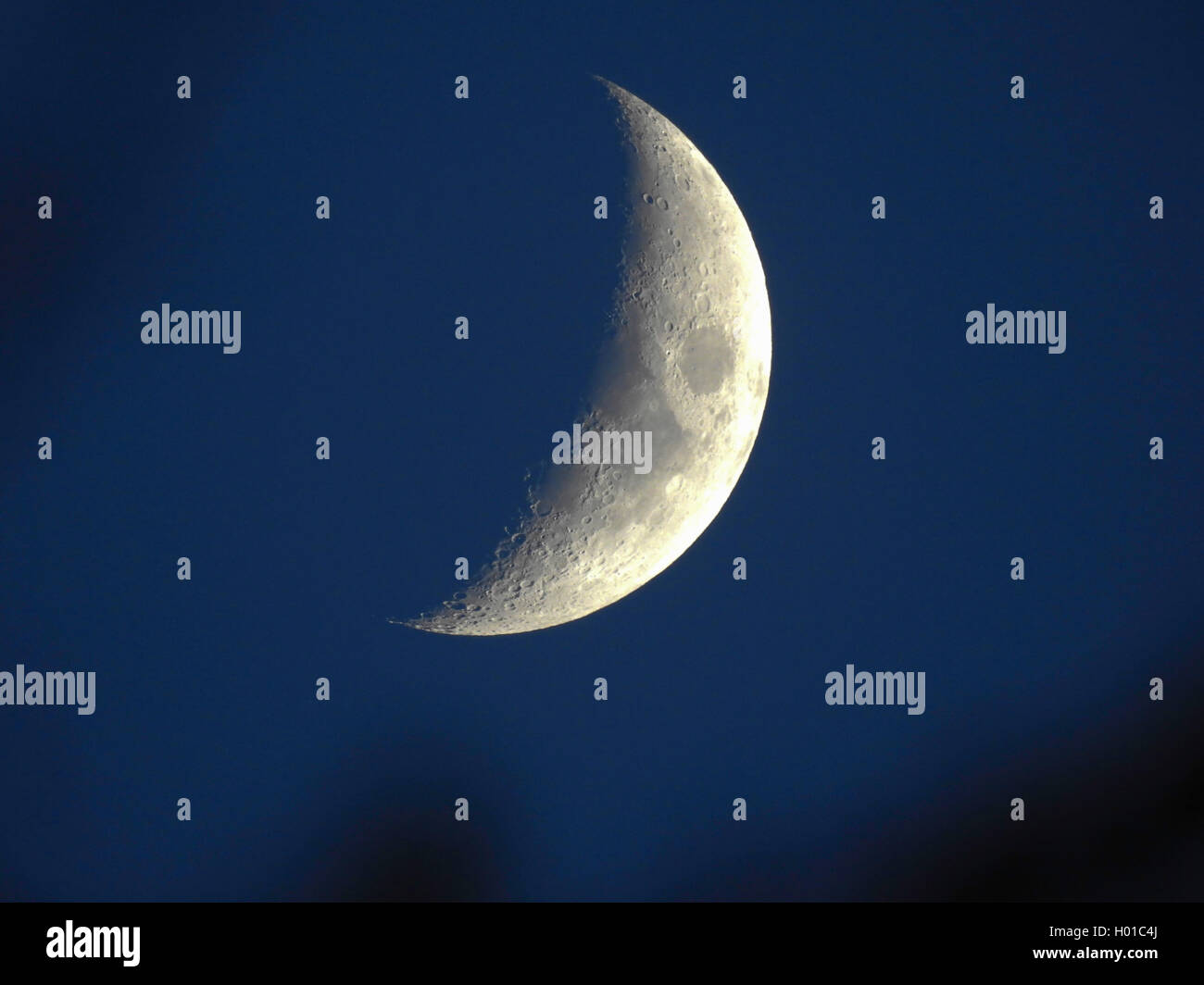Gibbous moon crescent hi-res stock photography and images - Alamy