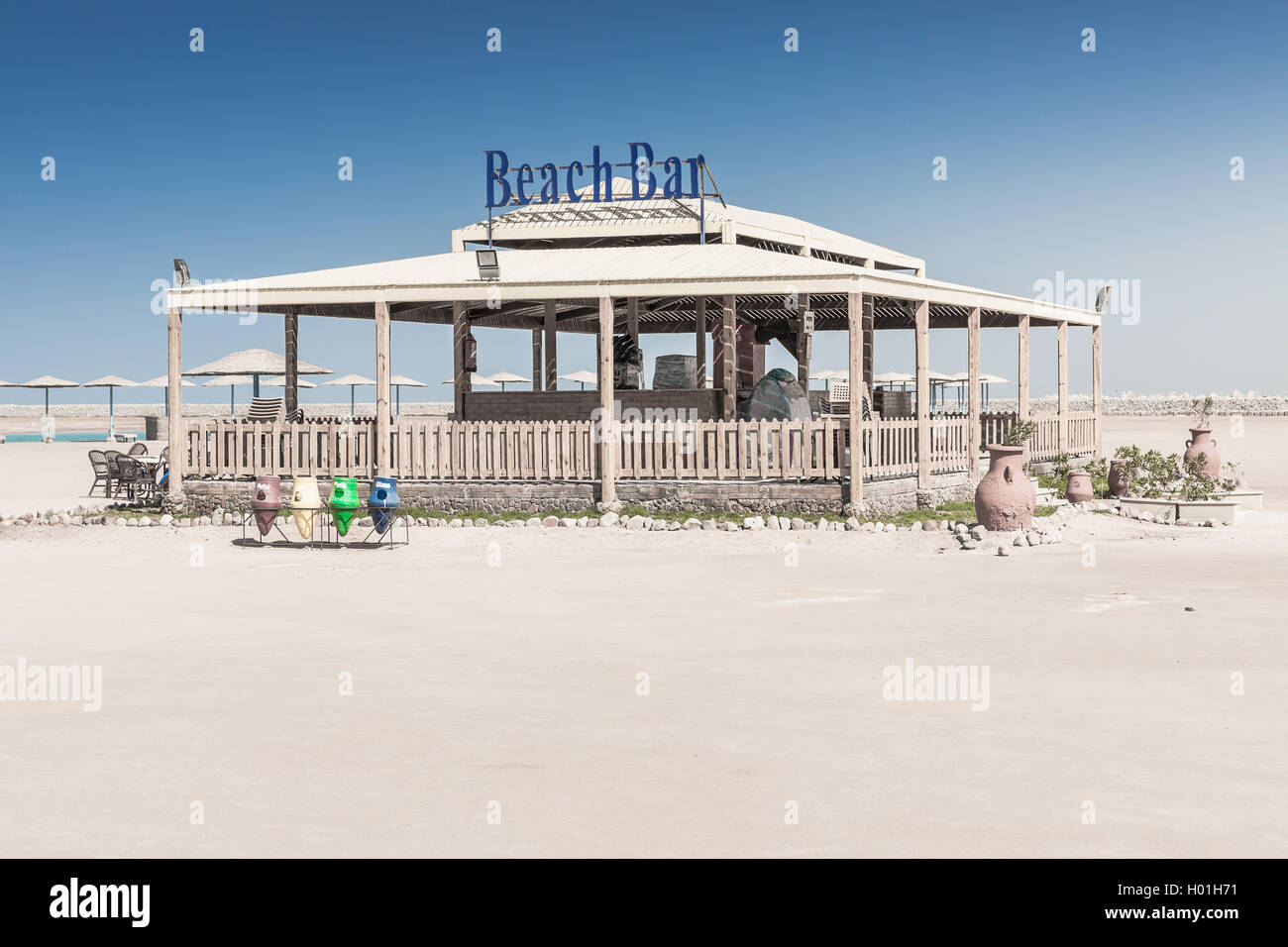 Bar on the beach Stock Photo - Alamy