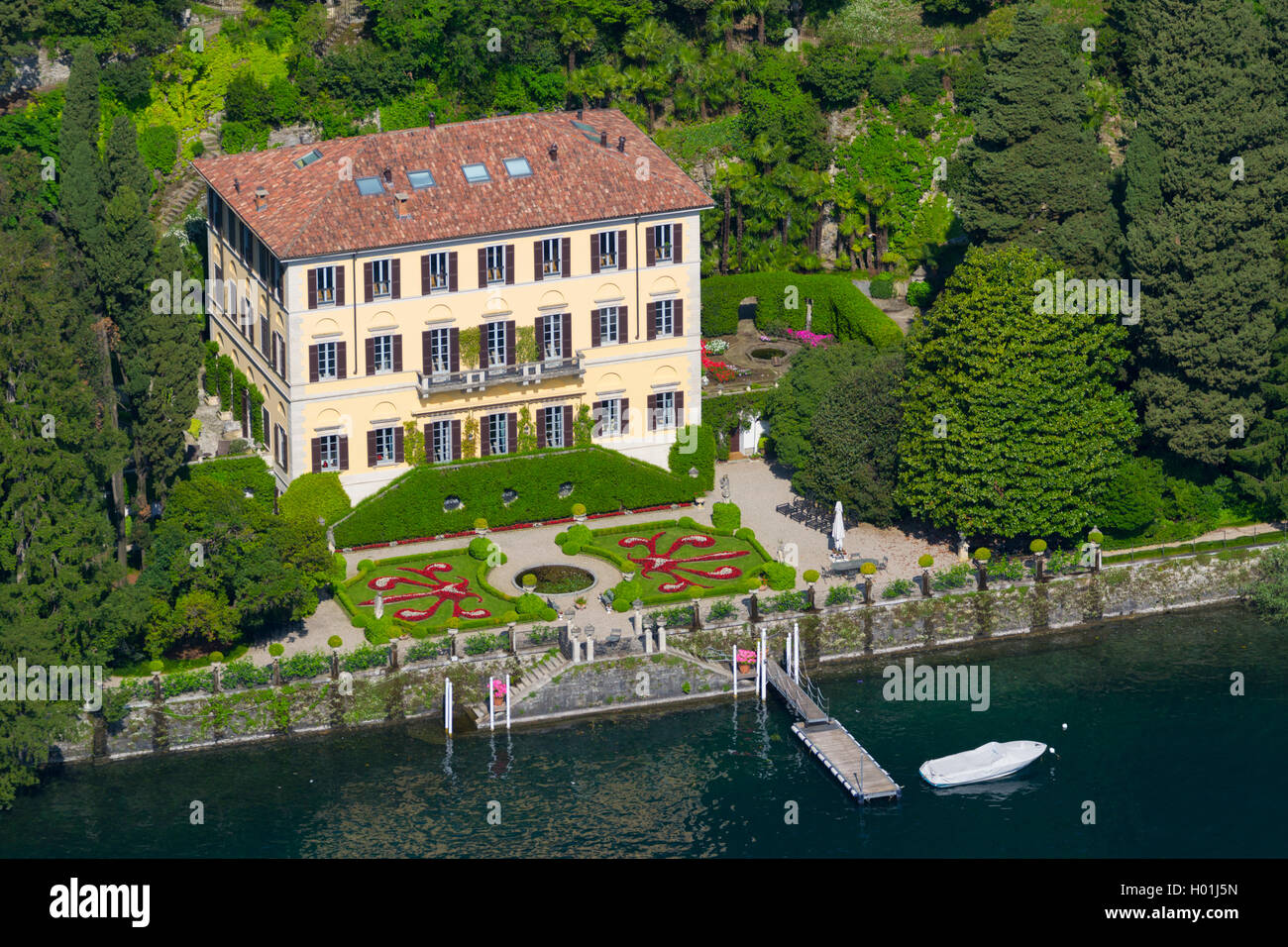Versace Villa Como An Italian Villa That Houses 30,000 Beetles And A