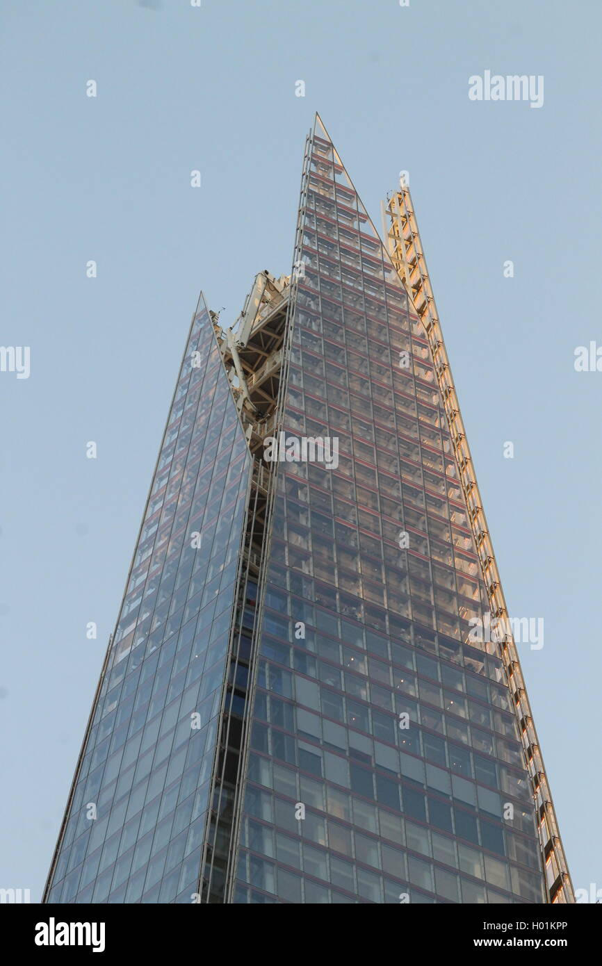 The Shard, skyscraper, Southwark, London, tourist, sightseeing, London ...