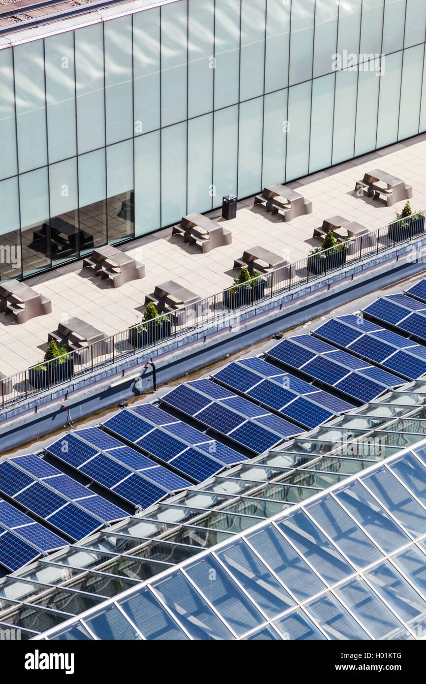 Solar panels shop hi-res stock photography and images - Alamy