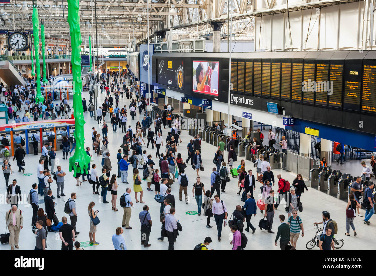 Inside waterloo station hi-res stock photography and images - Alamy