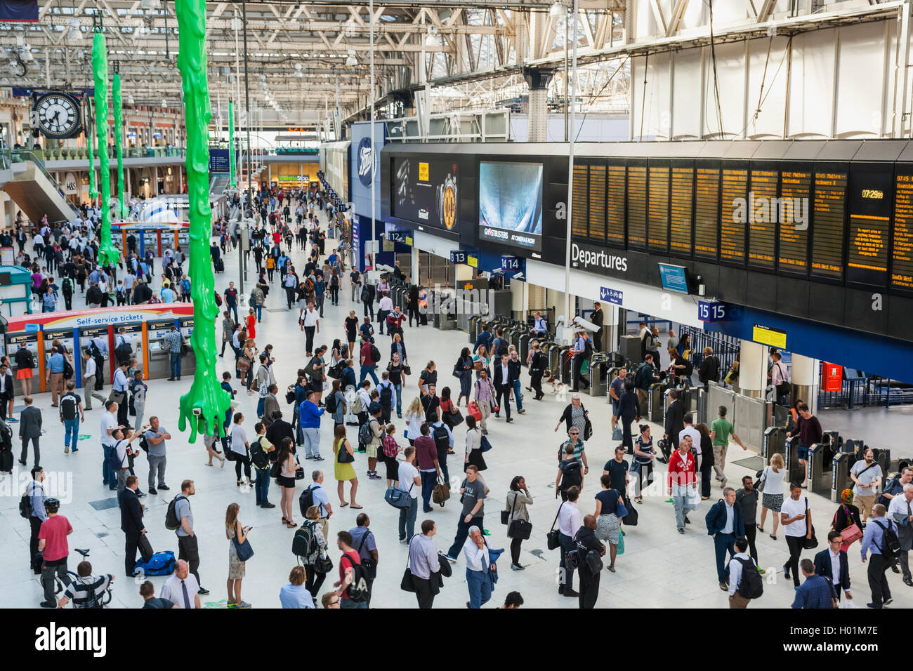 Inside waterloo station hi-res stock photography and images - Alamy