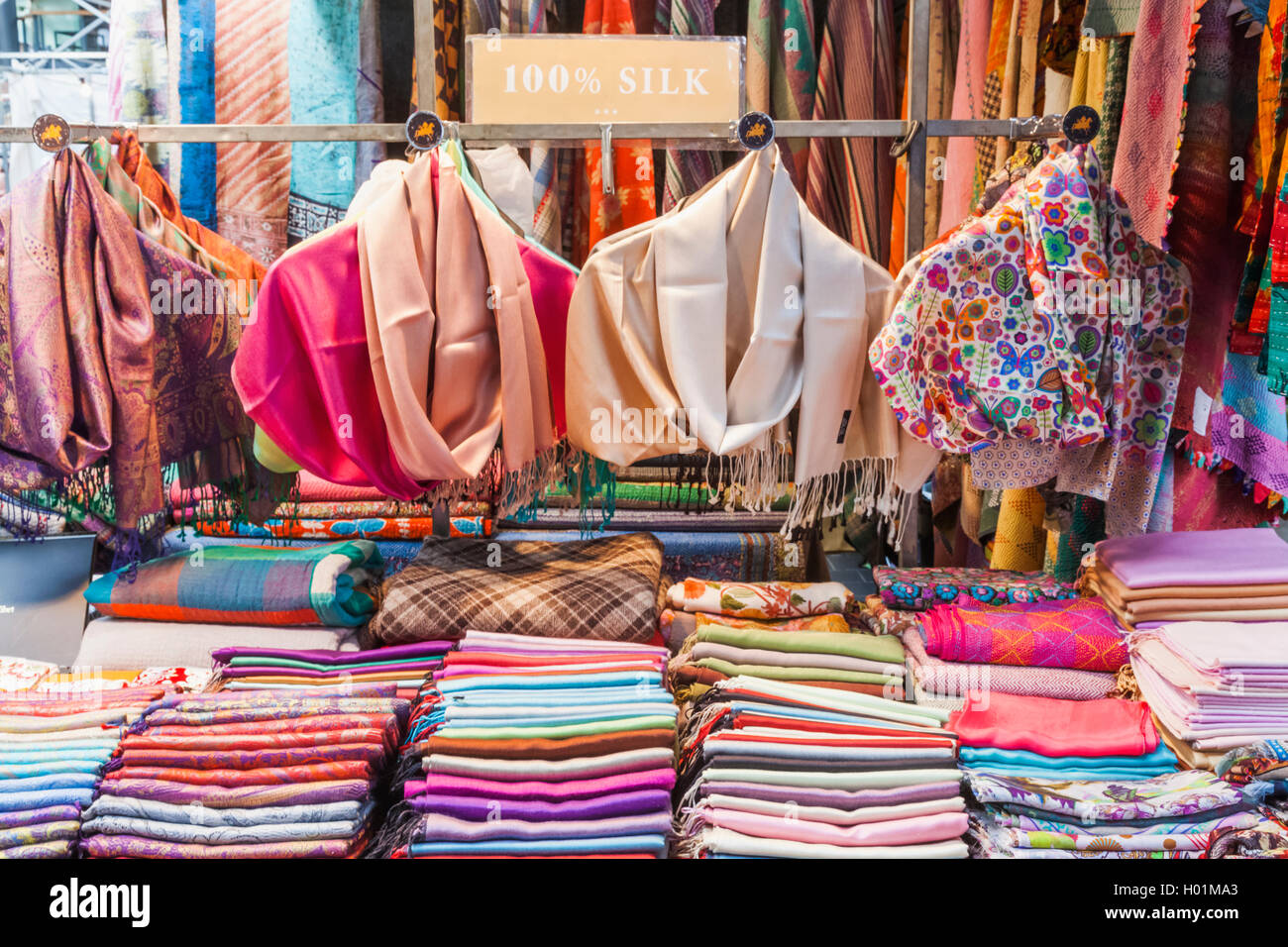 England, London, Shoreditch, Spitalfields Market Stock Photo - Alamy