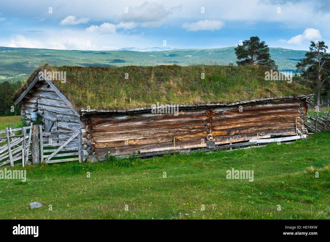 Old barn wooden fence hi-res stock photography and images - Alamy
