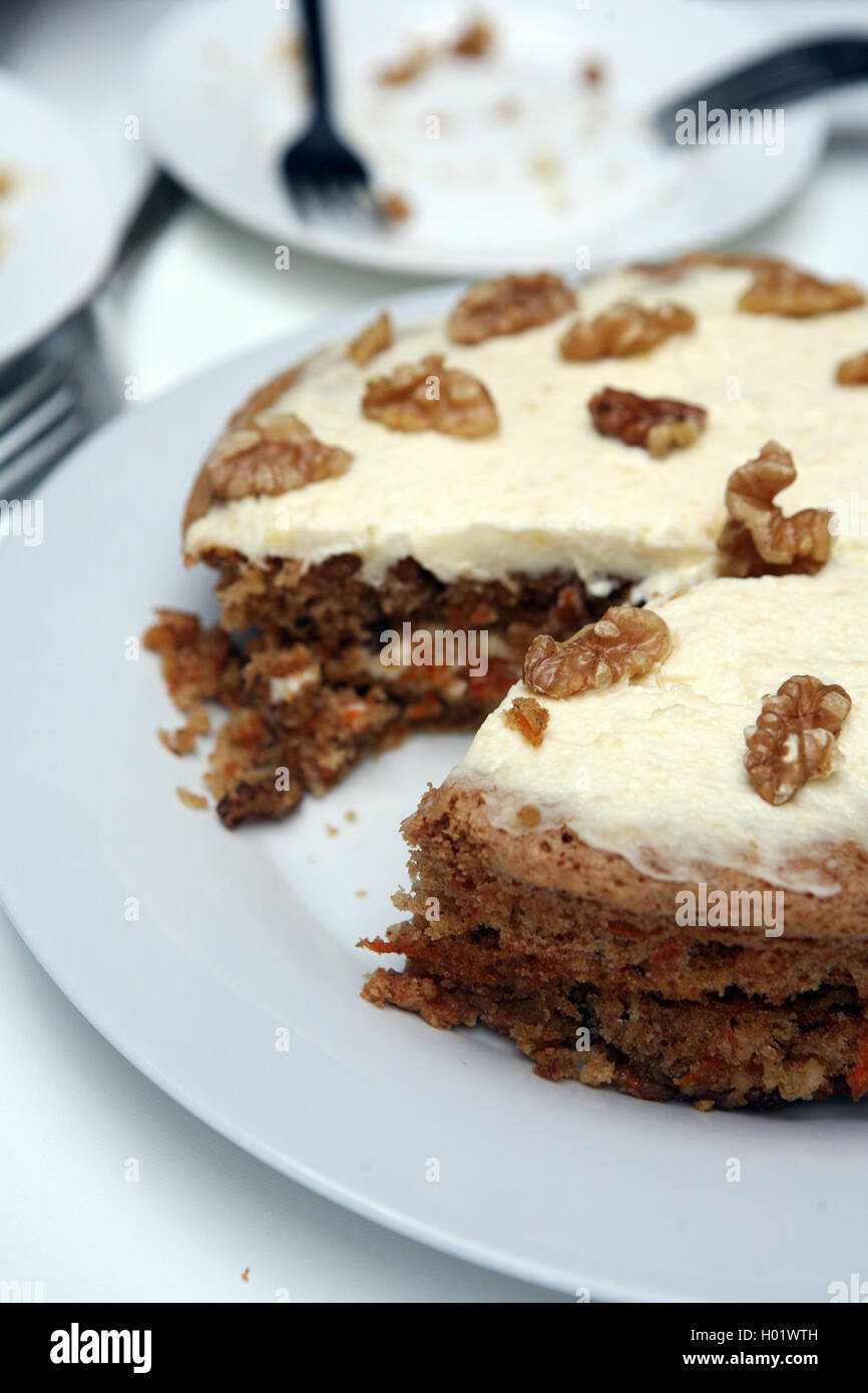 Home made cakes hi-res stock photography and images - Alamy