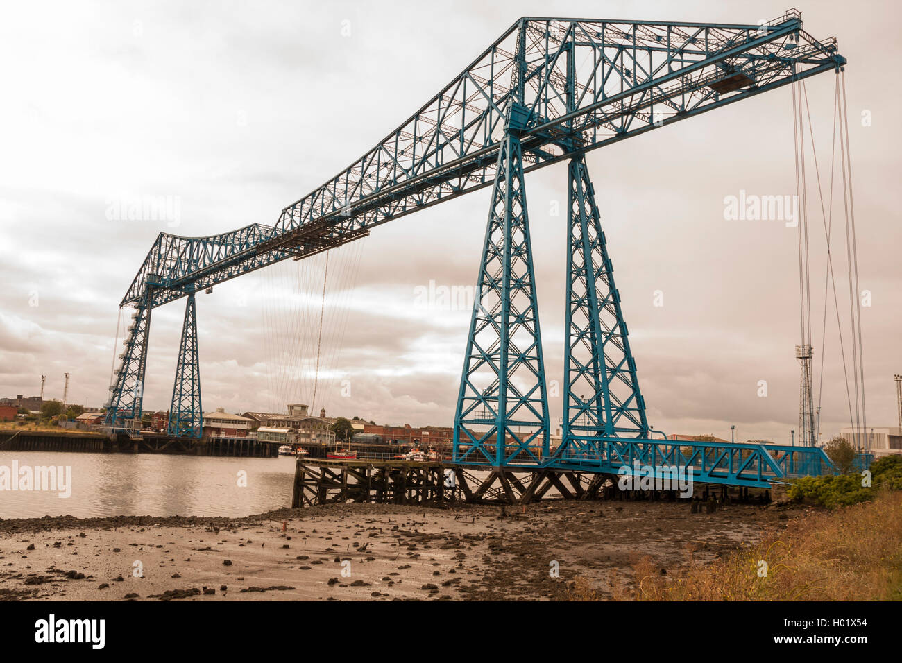 The iconic Transporter Bridge spanning the River Tees at Middlesbrough ...