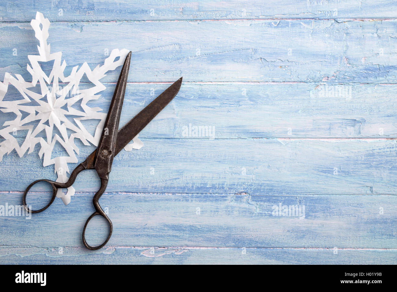 Vintage scissors hi-res stock photography and images - Alamy