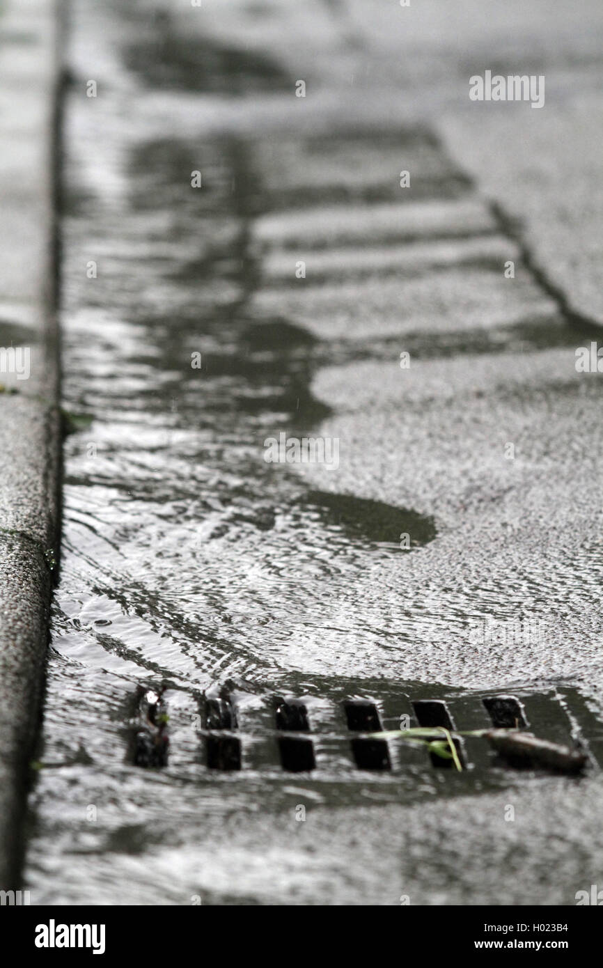 Drainage gully hi-res stock photography and images - Alamy