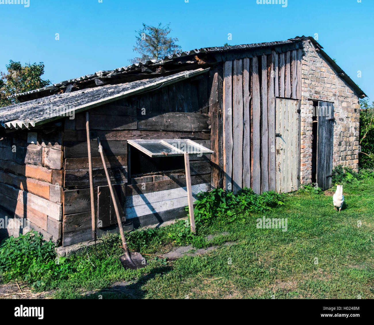 Old farmyard hi-res stock photography and images - Alamy