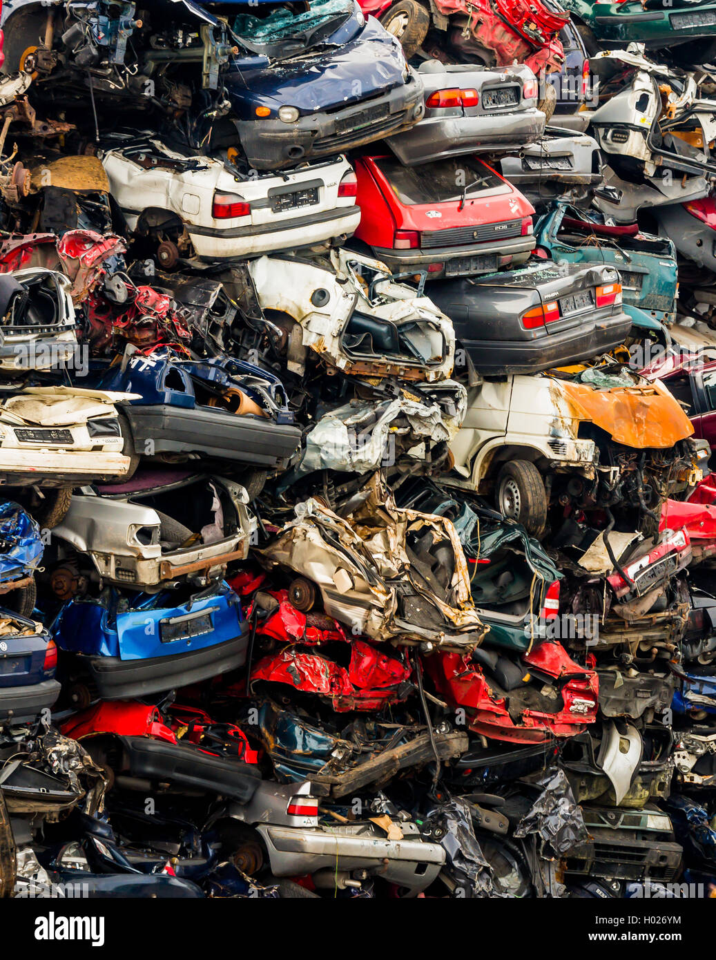 Wreck cars hi-res stock photography and images - Alamy