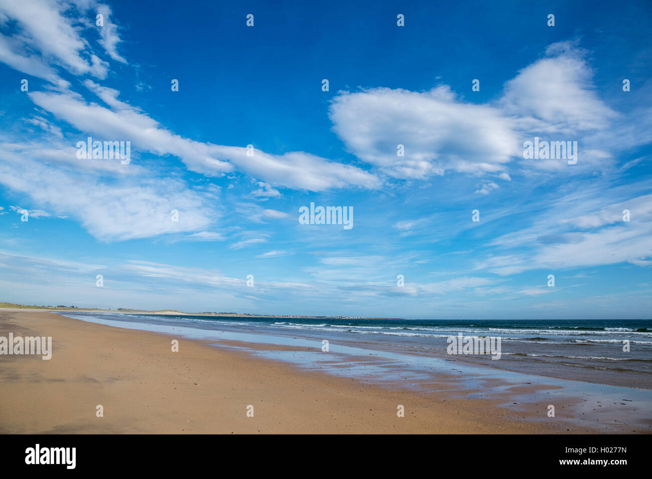 Beach at Beadnell Bay on the Northumberland Coast Stock Photo - Alamy