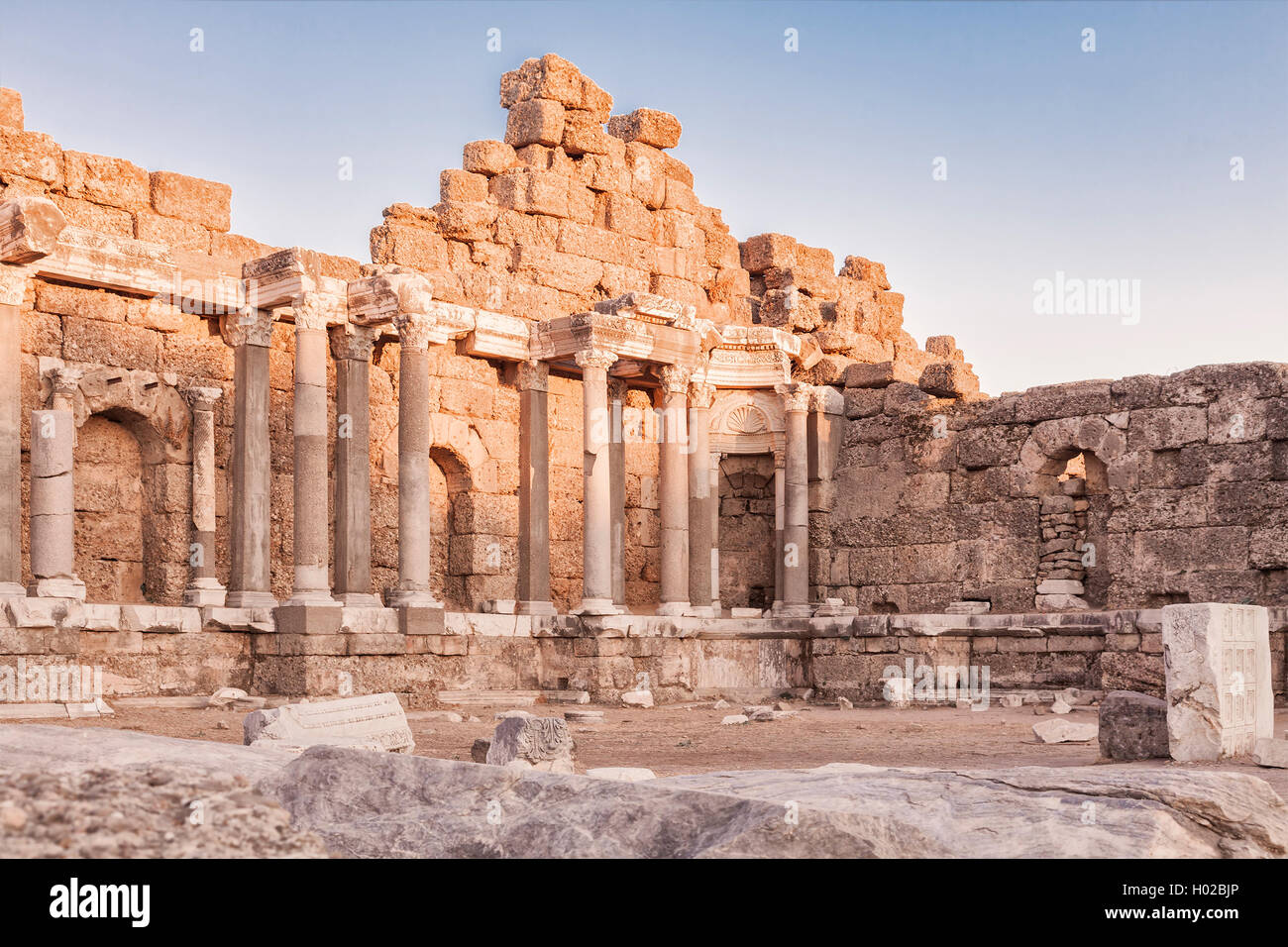 Side archeology hi-res stock photography and images - Alamy