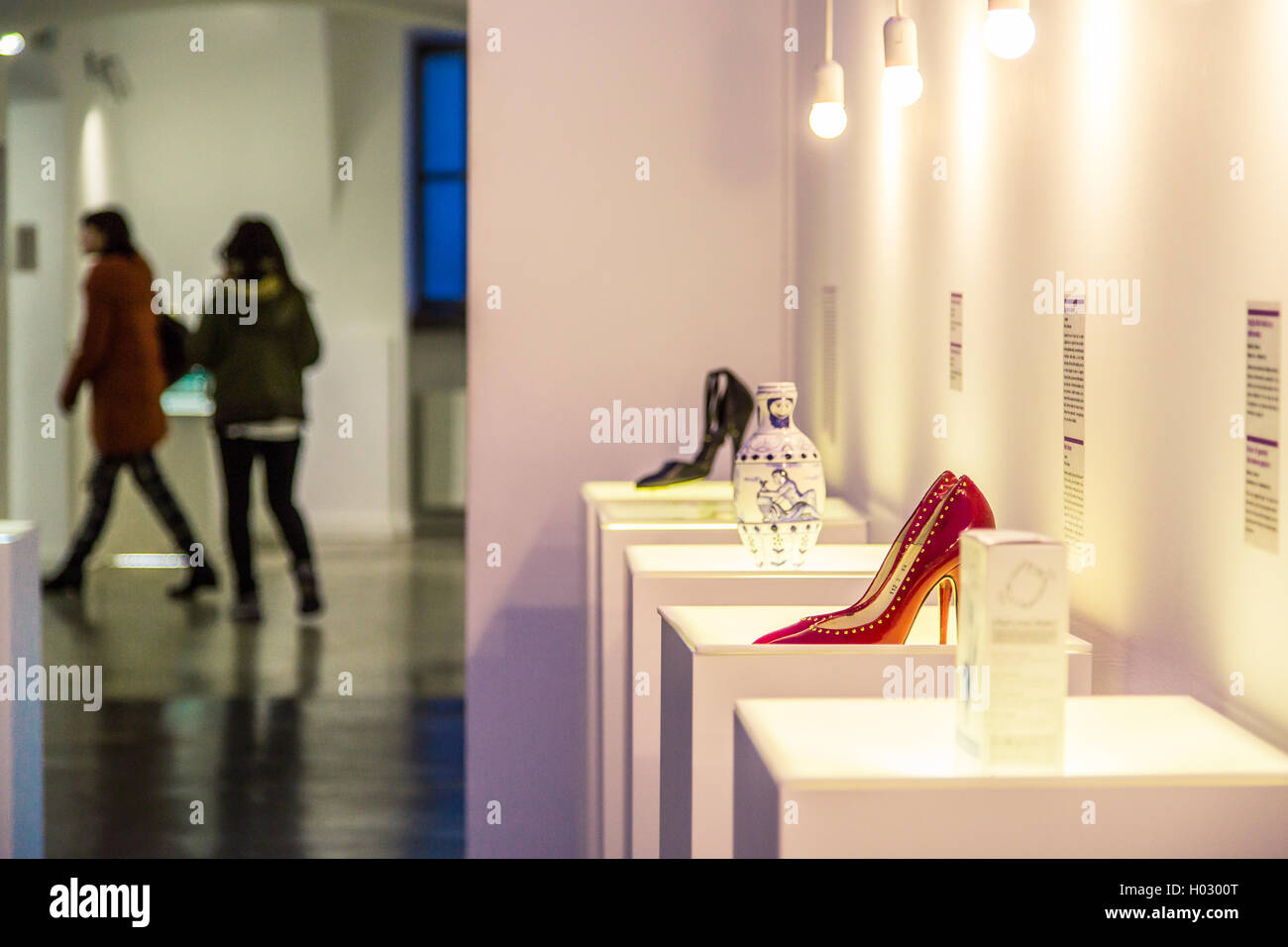 Zagreb museum broken hi-res stock photography and images - Alamy