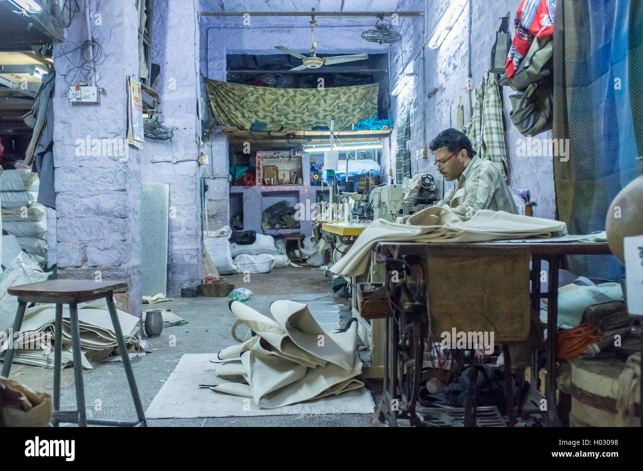 Sewing factory india hi-res stock photography and images - Alamy