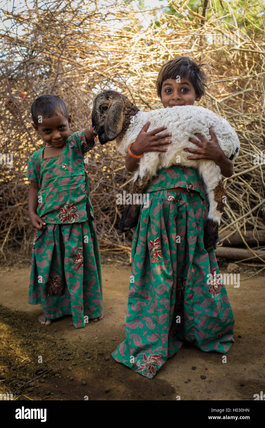 Two little traditional girls hi-res stock photography and images - Alamy