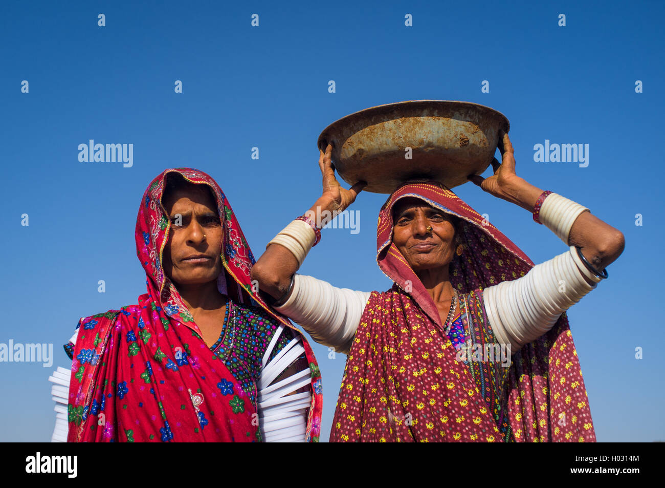 Rabari women hi-res stock photography and images - Alamy