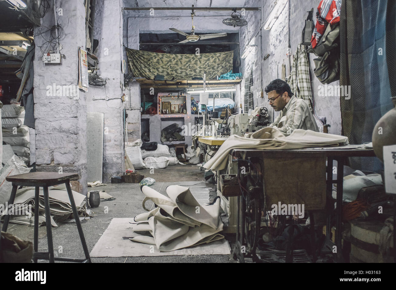 Indian tailor traditional sewing machine hi-res stock photography and ...