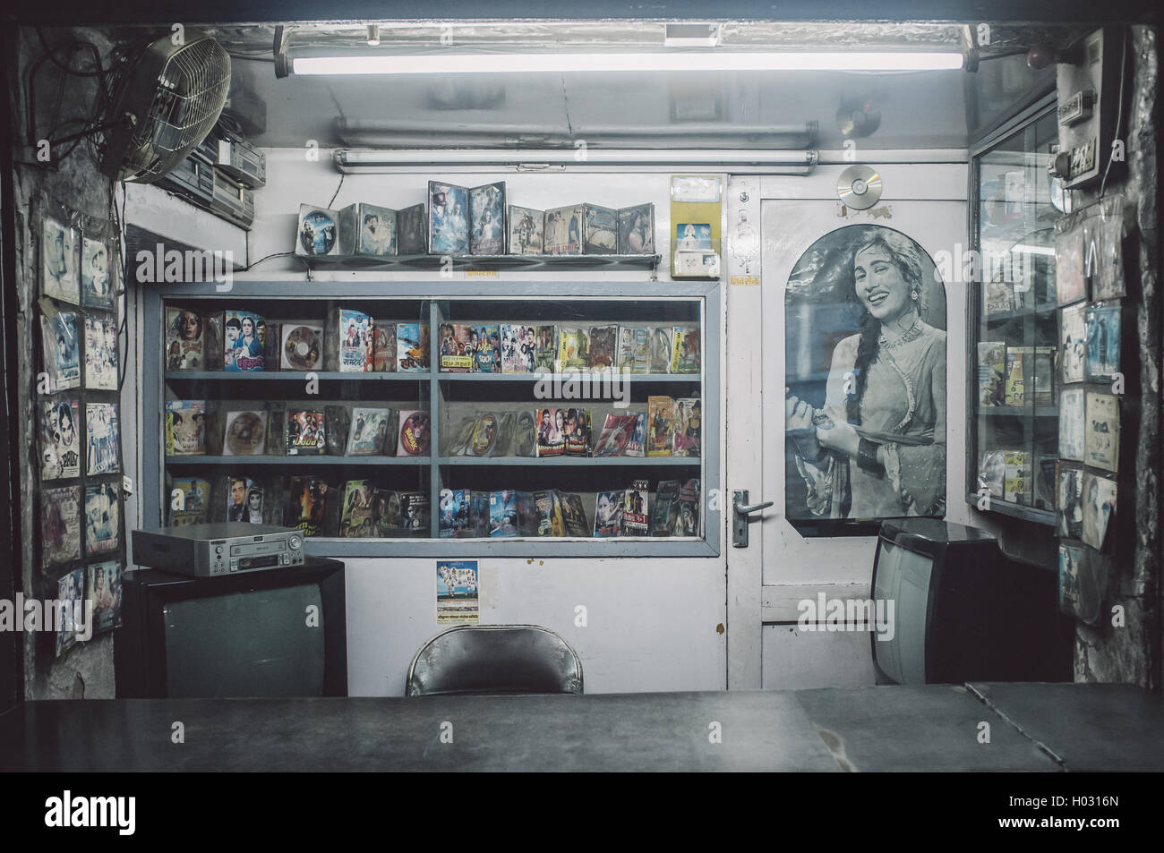 Bollywood movies library hi-res stock photography and images - Alamy