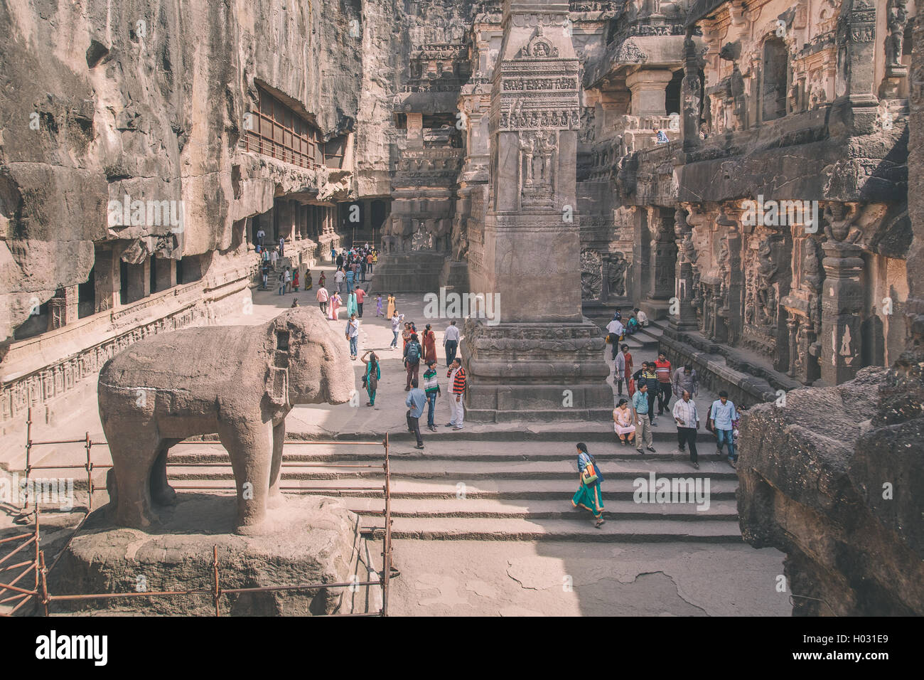 Kailasa kailasanatha temple ellora caves hi-res stock photography and ...