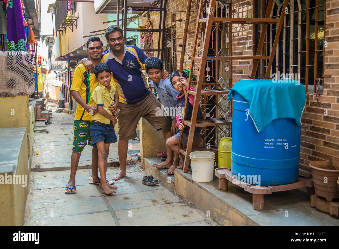 Middle class indian family in hi-res stock photography and images - Alamy