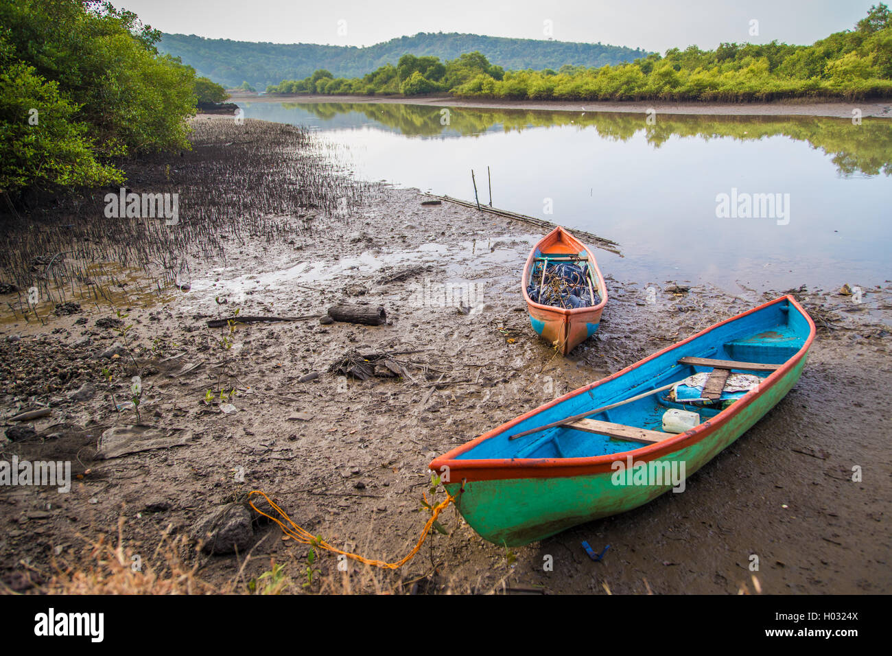 Two canoes hi-res stock photography and images - Alamy