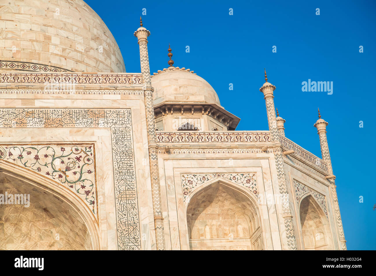Close up view of Taj Mahal from East side Stock Photo - Alamy