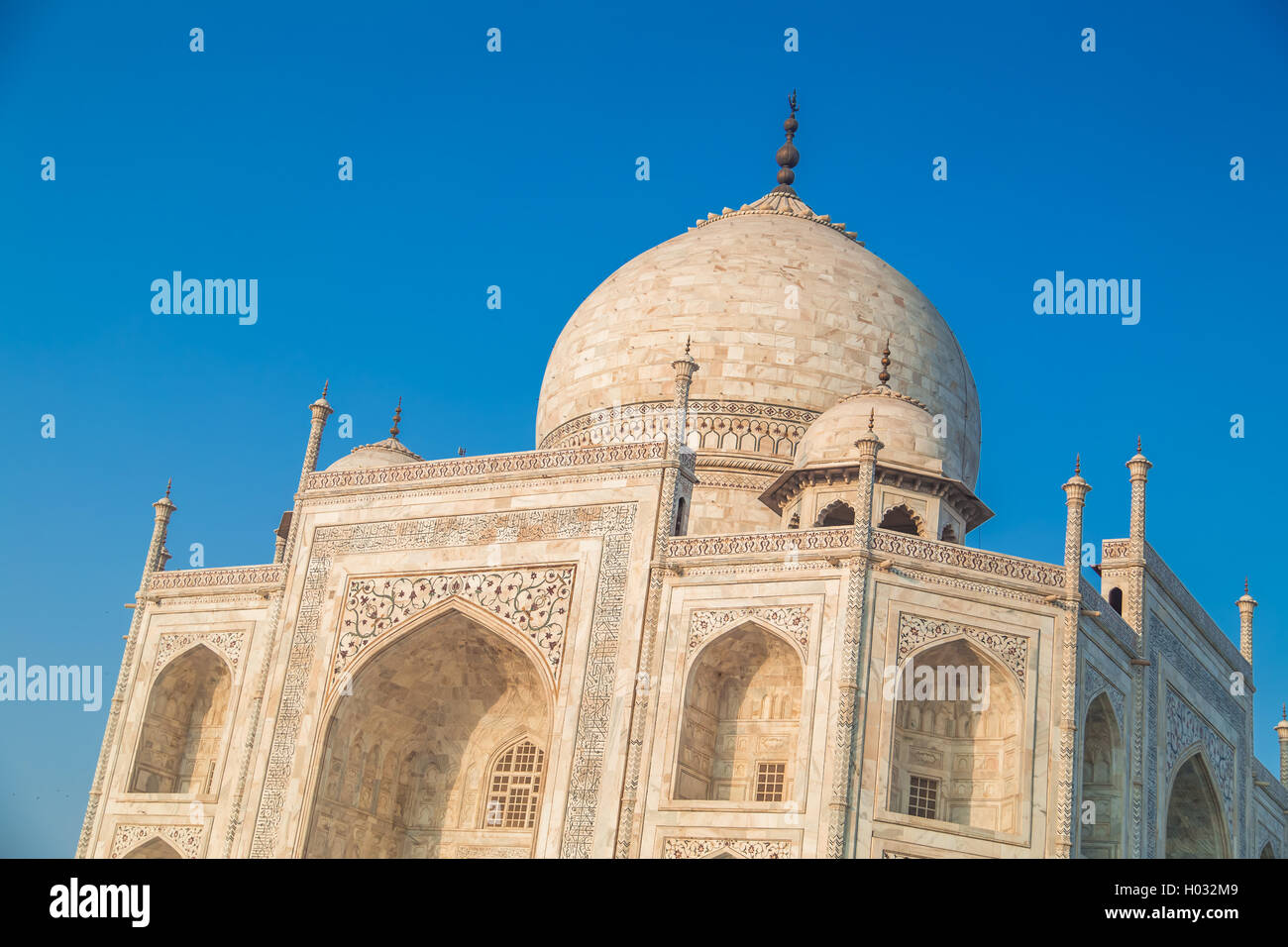 Close up view of Taj Mahal from North-East side Stock Photo - Alamy