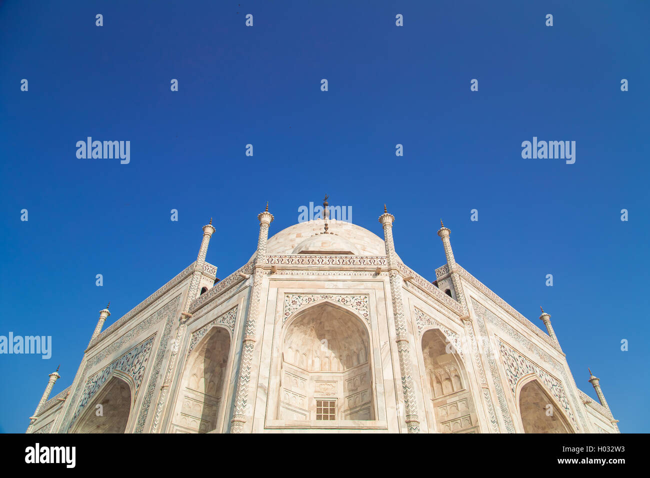 Close up detailed view of South side of Taj Mahal on blue sky Stock ...