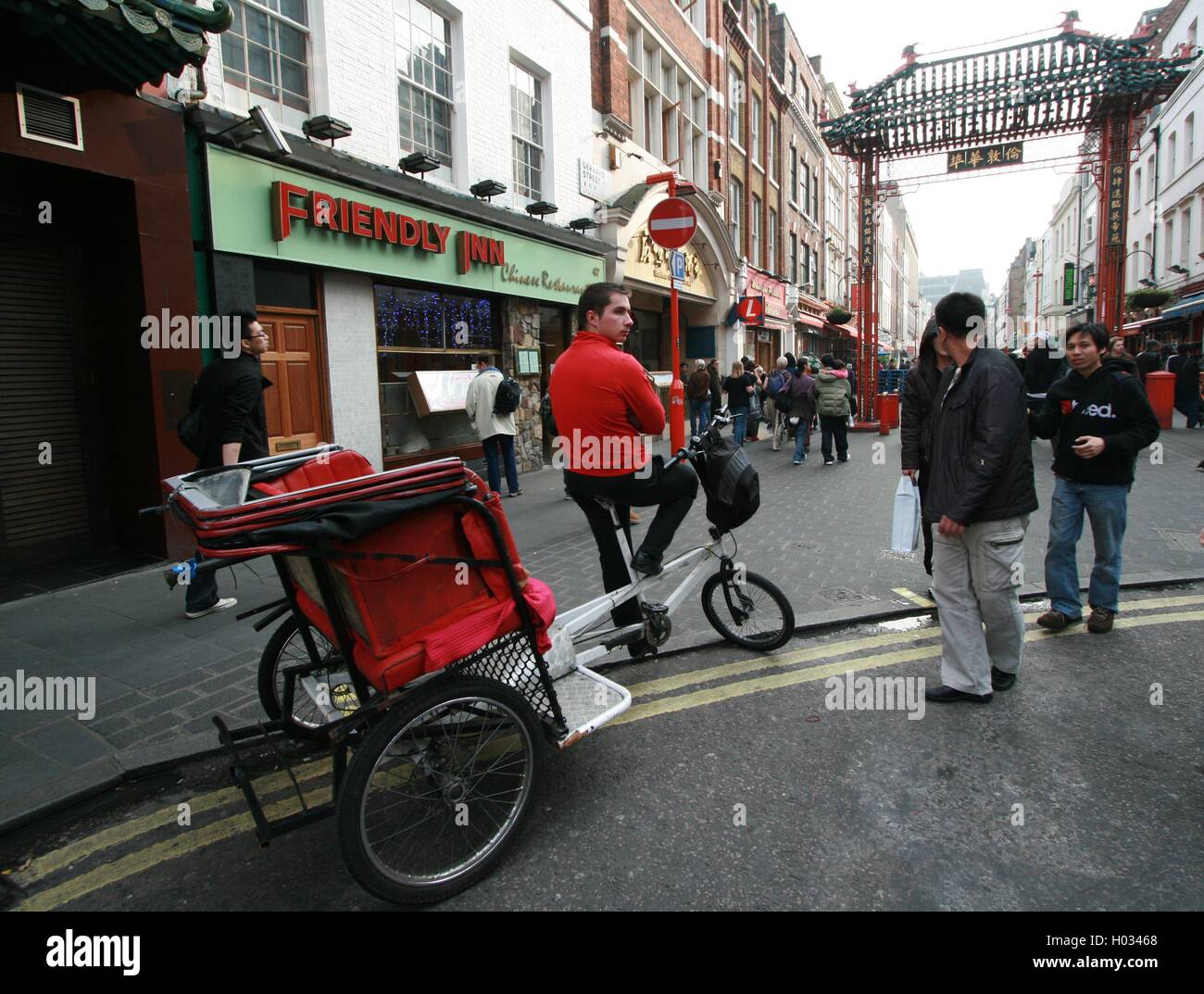 London rickshaws hi-res stock photography and images - Alamy